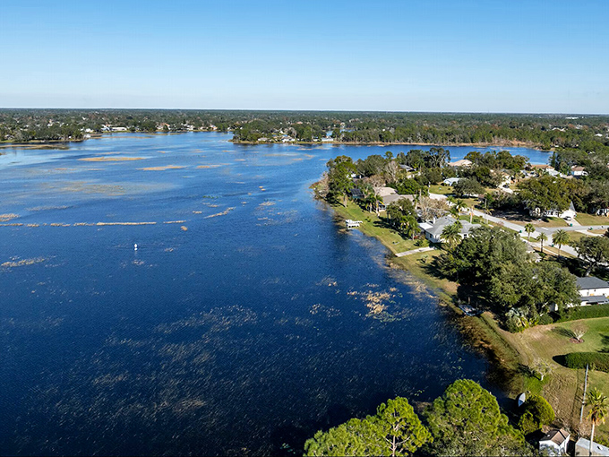 Rolling hills and oak canopies create natural air conditioning that keeps both temperatures and costs down.