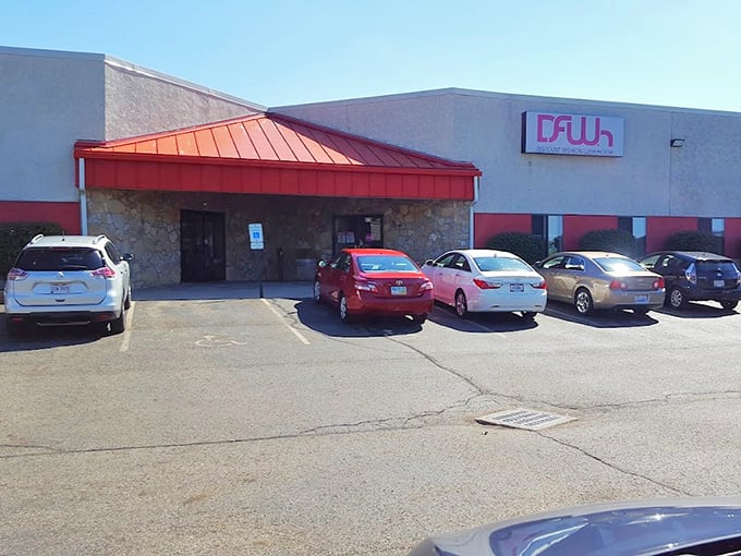 A bold red roof and simple fa&ccedil;ade mark the spot where bargain hunters discover fashion finds at unbeatable prices.