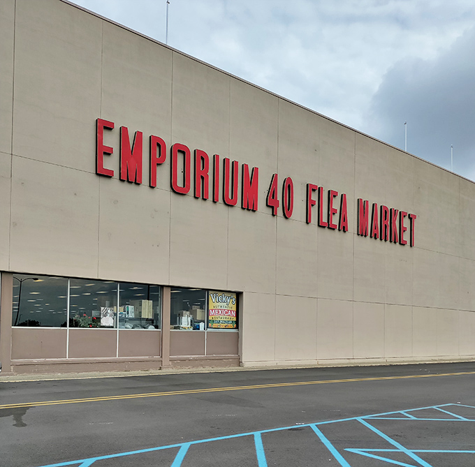 When a flea market needs letters this big, you know they're serious about treasure.