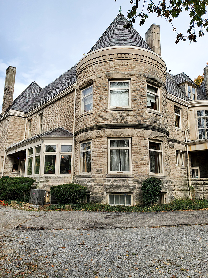 Medieval towers rise in Sidney, where themed accommodations turn ordinary weekends into royal adventures.