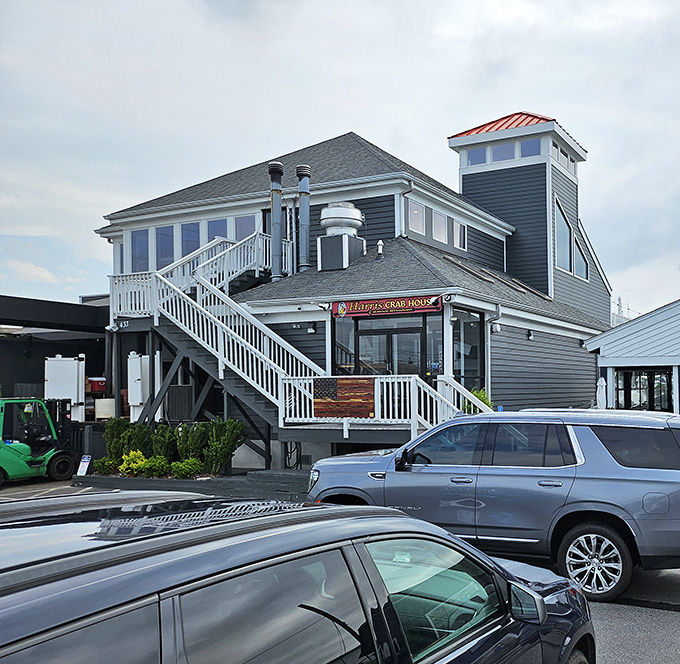 When your crabhouse greets guests with charm like this, every visit feels like the start of something delicious.