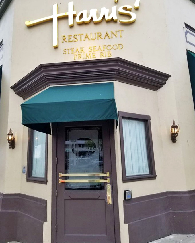 Harris' polished entrance promises the kind of steakhouse experience that makes cities famous.