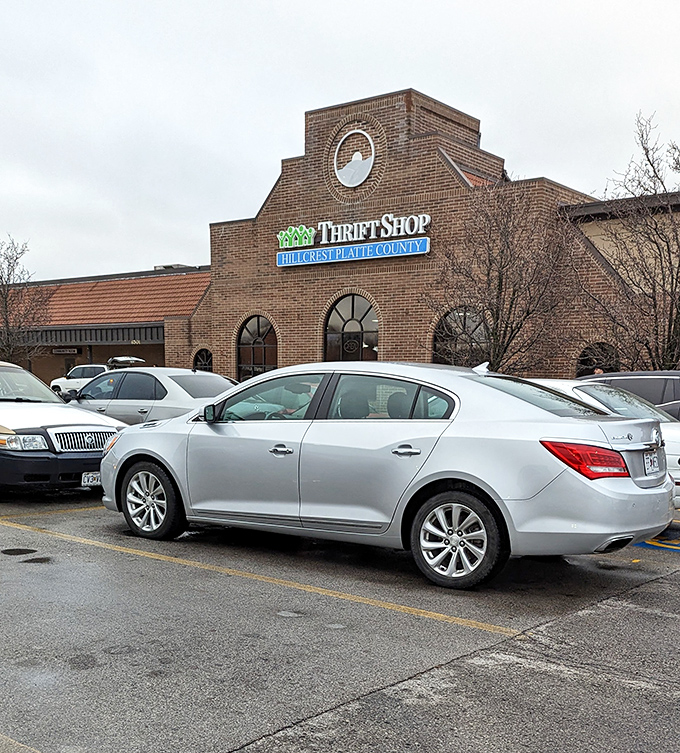 Picture-perfect storefront proves that thrift shopping can be both stylish and budget-friendly these days.