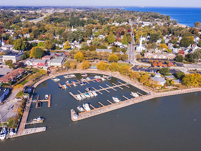 Small-town charm meets big-lake adventures in this picture-perfect lakeside community.