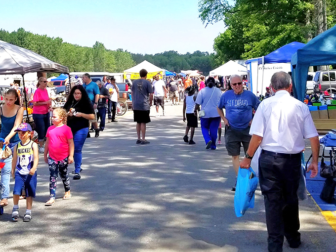 From fresh produce to vintage finds, Jamie's Market offers a little bit of everything under the Ohio sky.