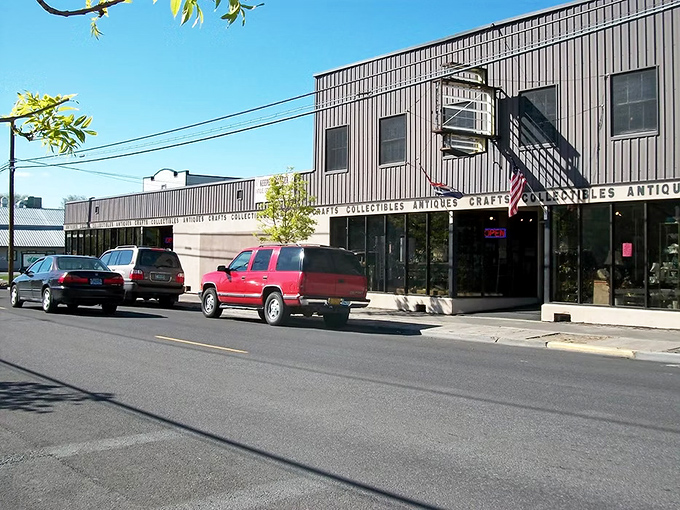 This unassuming exterior hides one of Klamath Falls' most exciting treasure hunts. Like finding a pearl in an oyster, the magic is all inside!