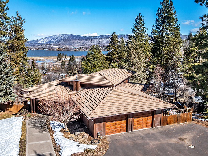 Upper Klamath Lake reflects more than just clouds&mdash;it mirrors a slower, more thoughtful way of living.