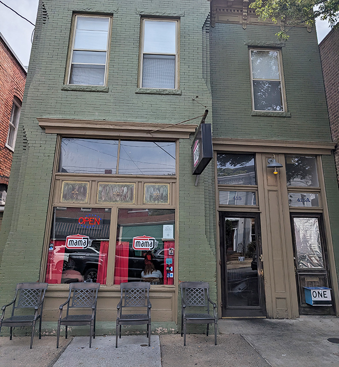 Cozy corner spot where fried chicken gets the respect it deserves &ndash; this is comfort food central station.
