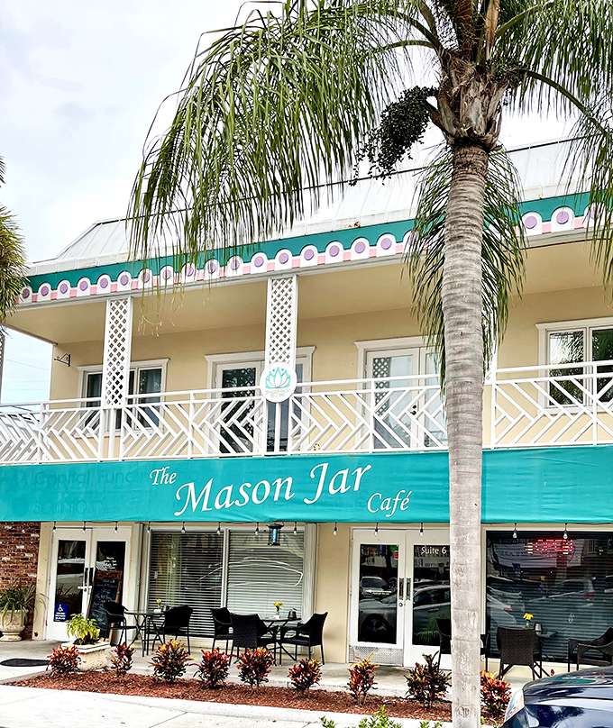 Those tropical touches and clean design create the ideal backdrop for healthy comfort food with serious flavor.