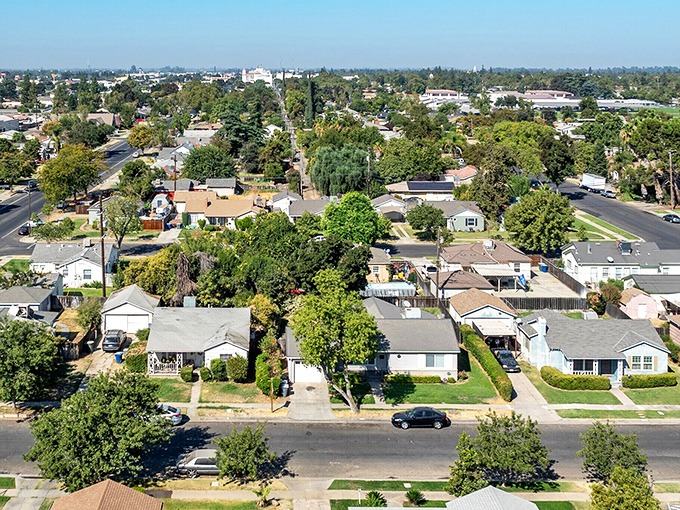 Classic California neighborhood vibes where every street looks like the opening scene of a feel-good movie. 