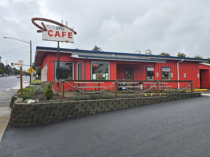 That vintage neon sign has been calling hungry travelers home for generations of perfect mornings.