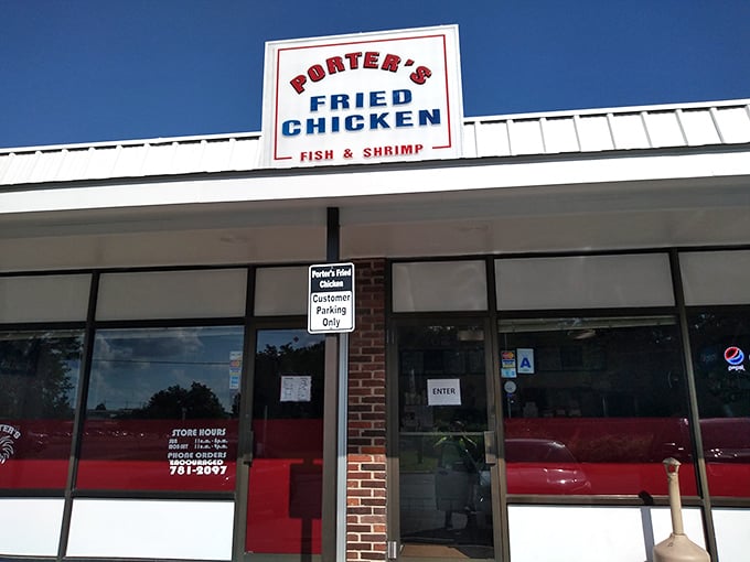 Simple storefront, serious chicken &ndash; sometimes the greatest treasures hide behind the most modest facades.