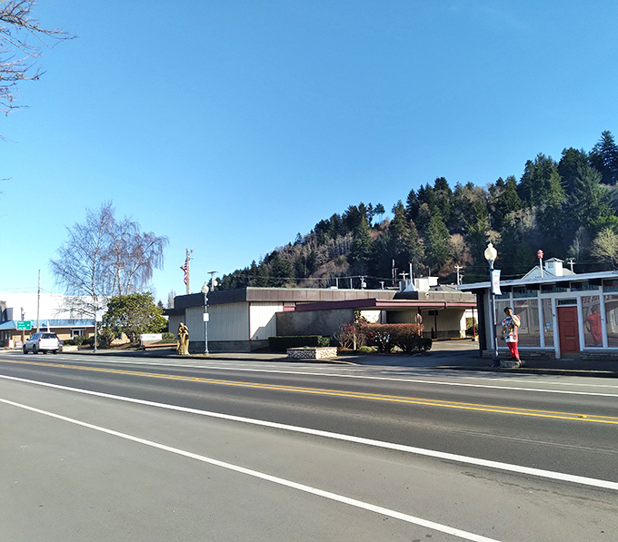 Small-town Oregon at its finest &ndash; where traffic jams involve maybe three cars and a confused seagull.