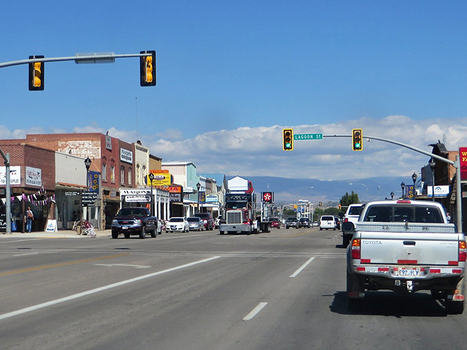 Roosevelt sits beneath the watchful gaze of the Uinta Mountains, where your retirement dollars stretch as far as the horizon.
