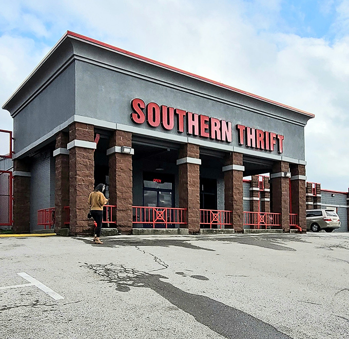 That architectural detail says "we're fancy" while the prices say "just kidding!" 