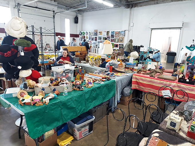 The Springfield Antique Show and Flea Market is filled with treasures from vintage toys to unique d&eacute;cor creating a friendly shopping adventure.