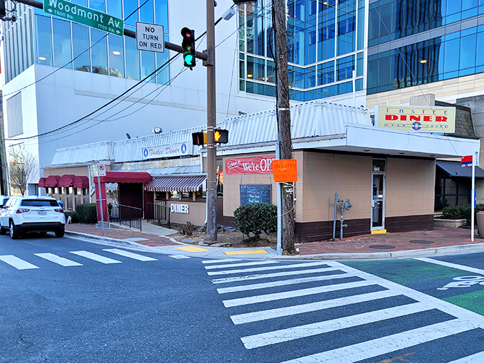 This is what a neighborhood institution looks like when it's been getting breakfast right for years.