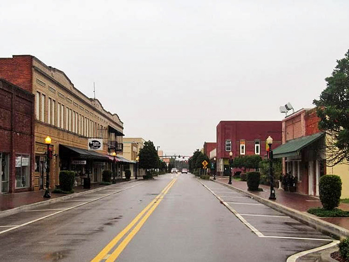 Rain-slicked streets in Wauchula give those historic brick buildings that moody, film noir quality&mdash;just add saxophone and a mysterious stranger.
