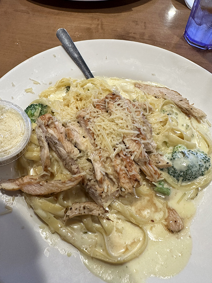 Even lunch brings its A-game with this creamy pasta dish, where tender chicken and al dente noodles swim in silky sauce.