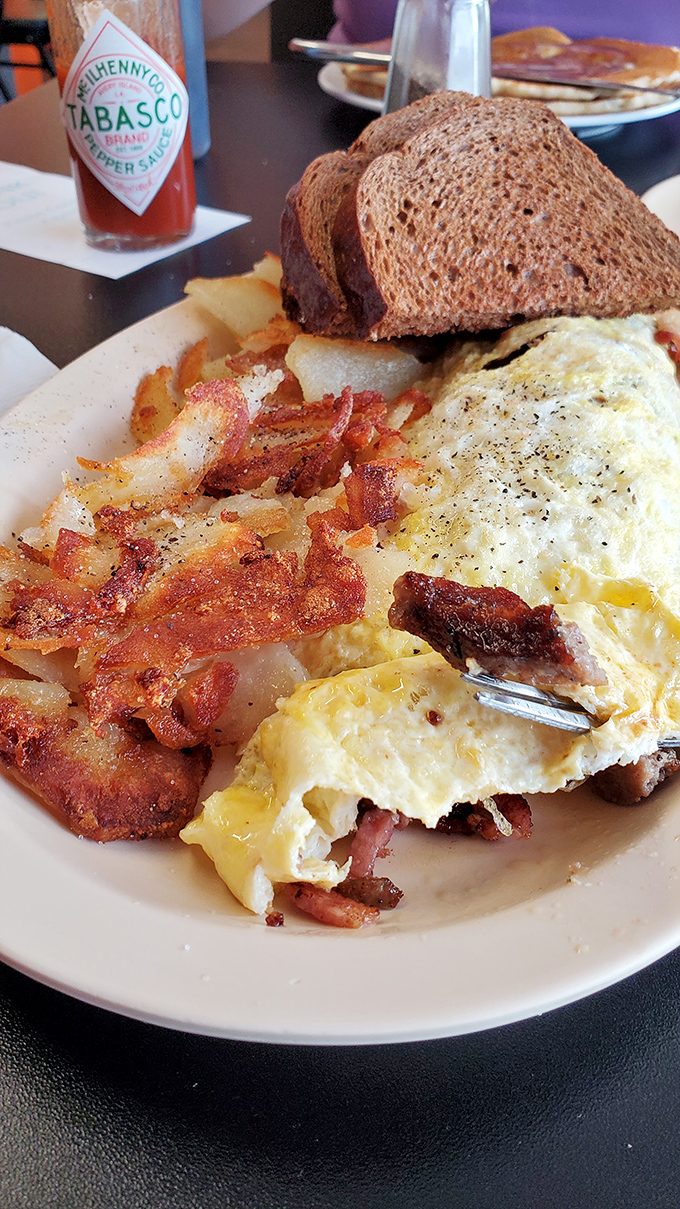 A breakfast plate that says "good morning" more effectively than three cups of coffee and a motivational speech combined.