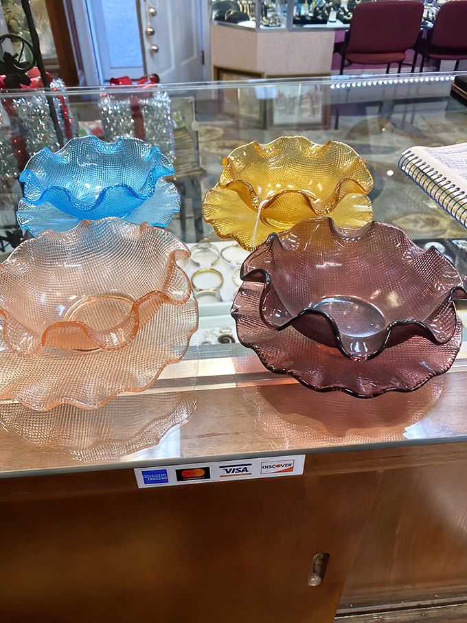 These ruffled glass bowls aren't just dishes&mdash;they're conversation pieces that would make even Marie Kondo spark with joy.