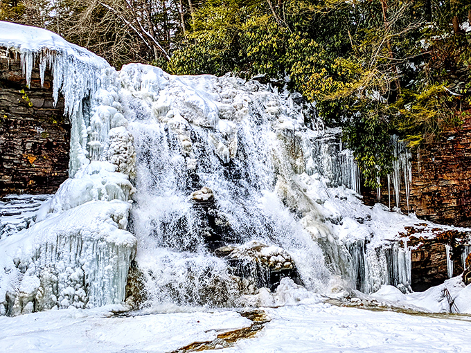 Winter's artistic collaboration with the waterfall creates ice sculptures that would make professional carvers throw their chisels away in defeat.