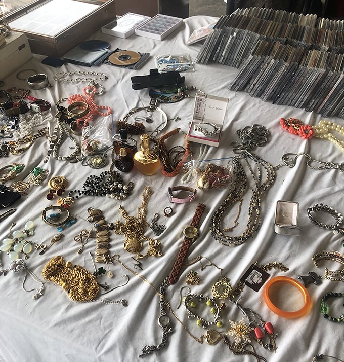 Treasure hunting in its purest form! This jewelry display could keep magpies and accessory enthusiasts equally mesmerized for hours on end.
