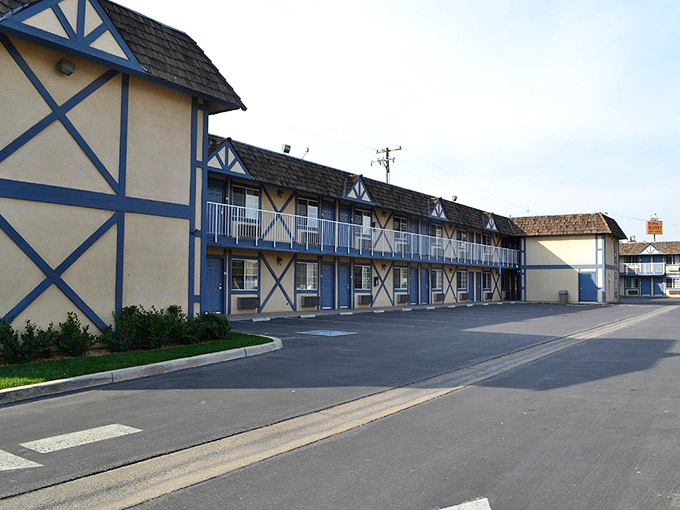 Blue-trimmed Tudor styling gives this motel Scandinavian flair without sacrificing roadside convenience. Architecture with a Swedish accent.
