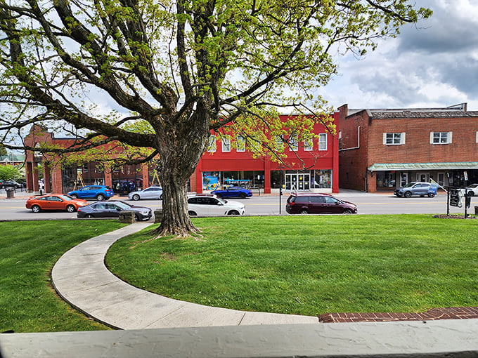 Downtown Abingdon's tree-lined streets offer the perfect blend of historic charm and modern amenities&mdash;like finding a comfortable sweater with surprisingly deep pockets.