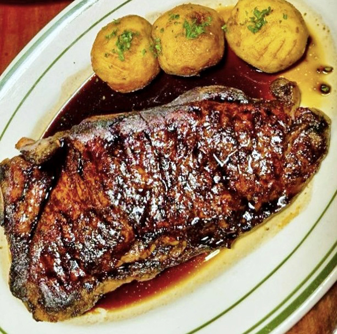 A New York strip with roasted potatoes that would make Manhattan jealous &ndash; this is Midwest beef perfection that needs no coastal approval.