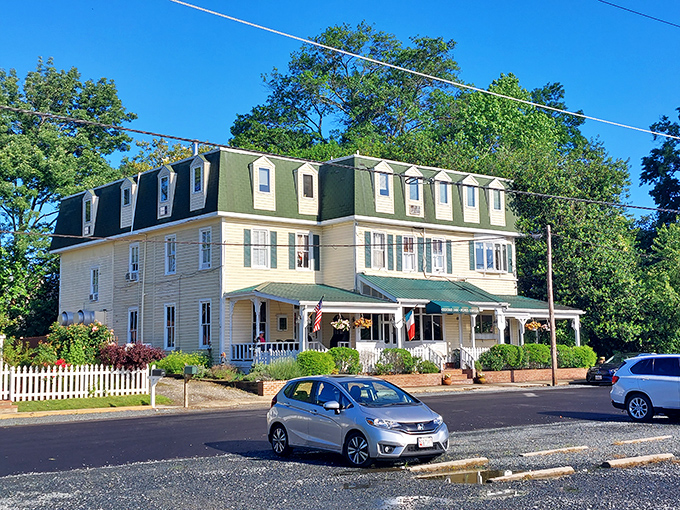 The Oxford Inn combines Victorian elegance with Eastern Shore hospitality &ndash; the architectural equivalent of a warm hug from your favorite aunt.