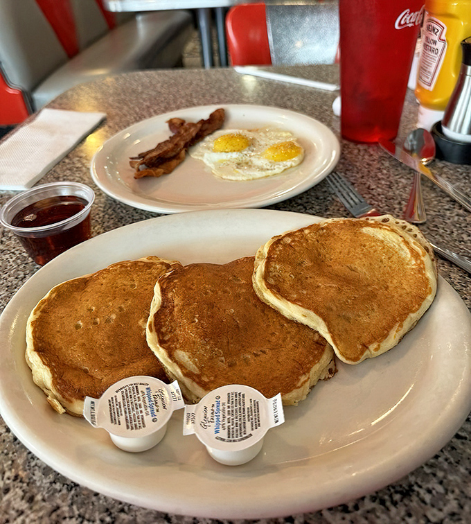 Golden pancakes with the perfect circumference-to-fluffiness ratio. Add maple syrup and suddenly Monday morning feels like Saturday freedom.