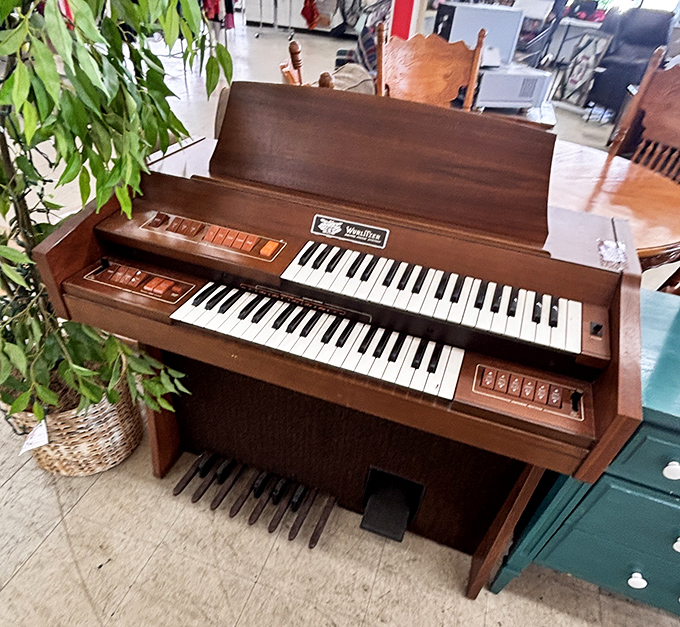 This vintage organ isn't just furniture&mdash;it's a time machine. Imagine the living rooms it's graced and the "Heart and Soul" duets it's survived.