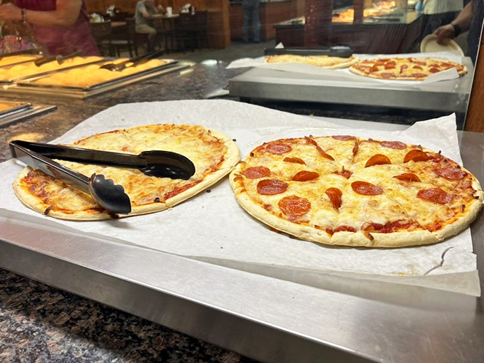 Even at a country buffet, pizza makes an appearance—proof that Italian-American comfort food has earned honorary Southern citizenship.