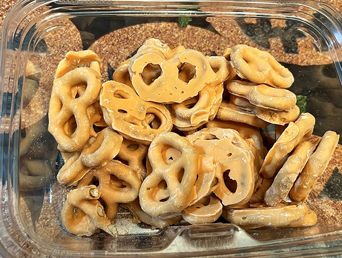 Pretzels with personality! These twisted treats look like they've been dipped in autumn itself, ready for their Instagram moment.