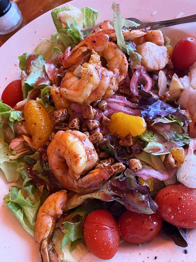 A salad that doesn't apologize for being healthy &ndash; those plump shrimp and colorful veggies are having too much fun together.