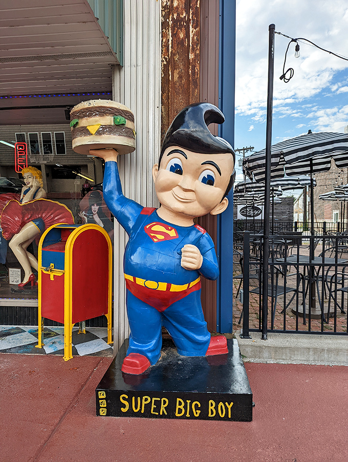 The "Super Big Boy" statue outside combines two American icons&mdash;Superman and the Big Boy restaurant mascot&mdash;in a delightfully quirky mashup.