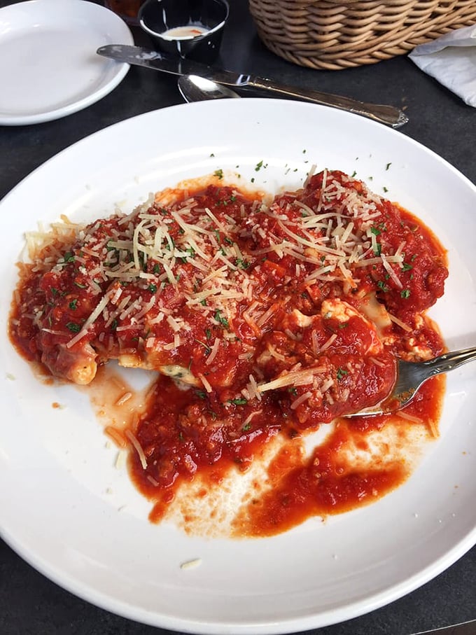 Red sauce this vibrant should come with a warning label: "May cause spontaneous declarations of amore" and possibly some enthusiastic fork-twirling.