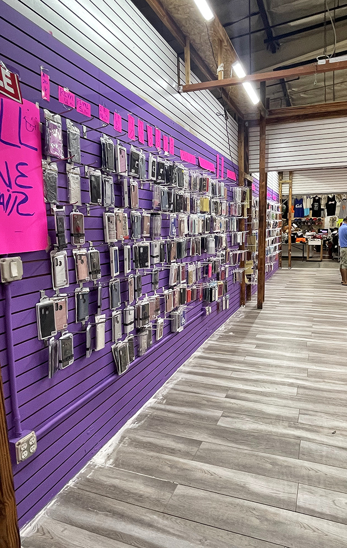 The purple wall of connectivity houses phone protection for every model imaginable. Even your outdated iPhone can find its perfect outfit here.