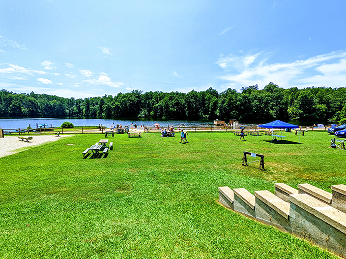 Summer gatherings at their finest. The kind of place where "I'll just stay an hour" turns into "Is it really sunset already?"