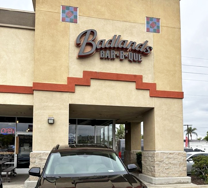 Badlands BBQ brings that authentic Western vibe where good barbecue and cowboy culture meet beautifully together.