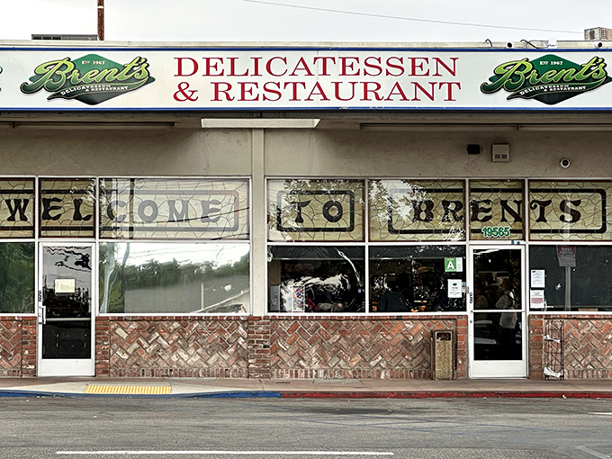"Welcome to Brent's" indeed! That sign might as well say "Welcome to Sandwich Heaven" for those in the know.