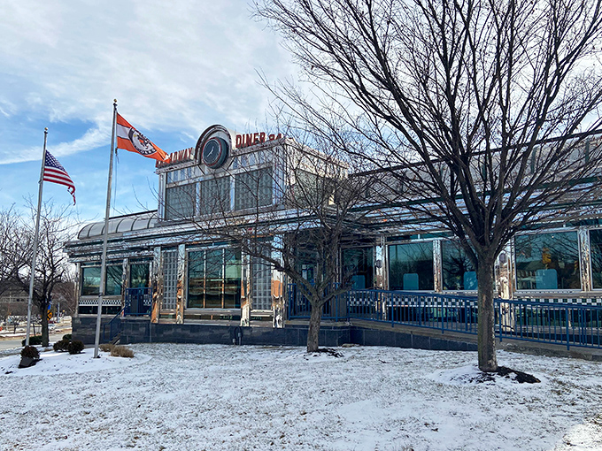 Broadway Diner brings the bling! This gleaming stainless steel beauty looks ready for its Hollywood close-up.