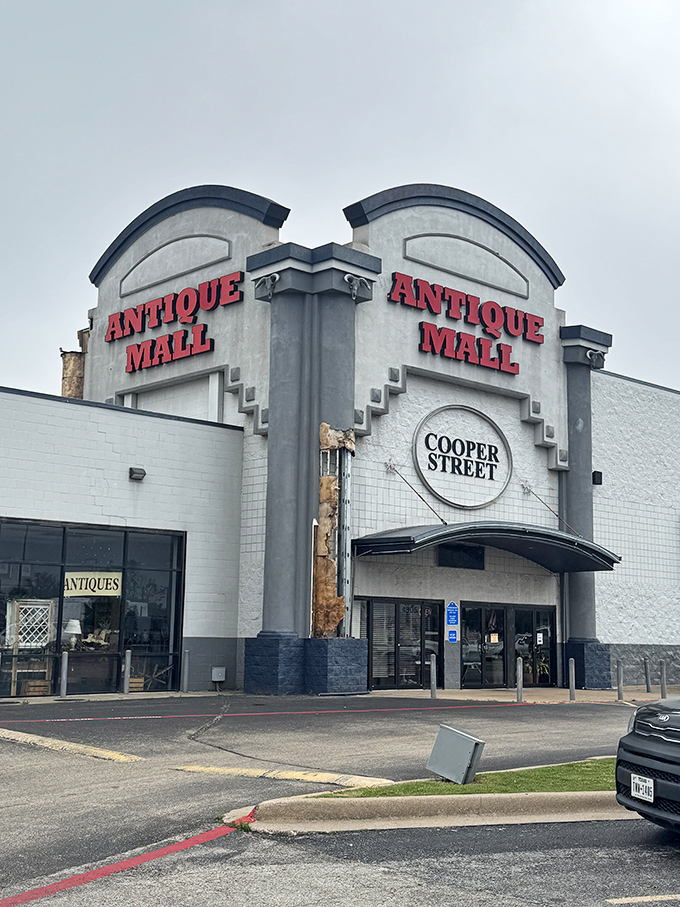 Cooper Street keeps it simple outside, saves all the excitement for inside - smart thinking! 