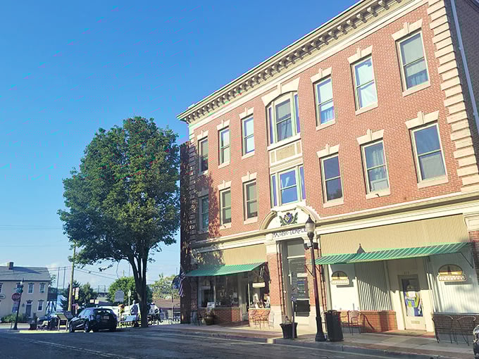 Downtown Salisbury&rsquo;s historic streets, where brick fa&ccedil;ades and local caf&eacute;s bring small-city charm to life.