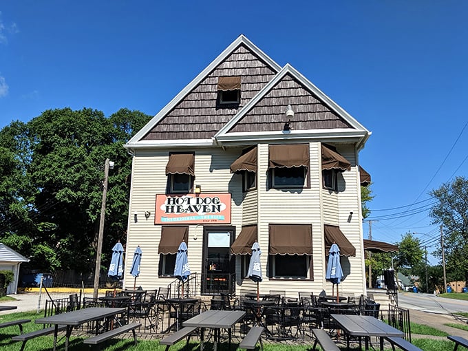 This charming house-turned-restaurant looks like the perfect spot for a Norman Rockwell painting about American comfort food.