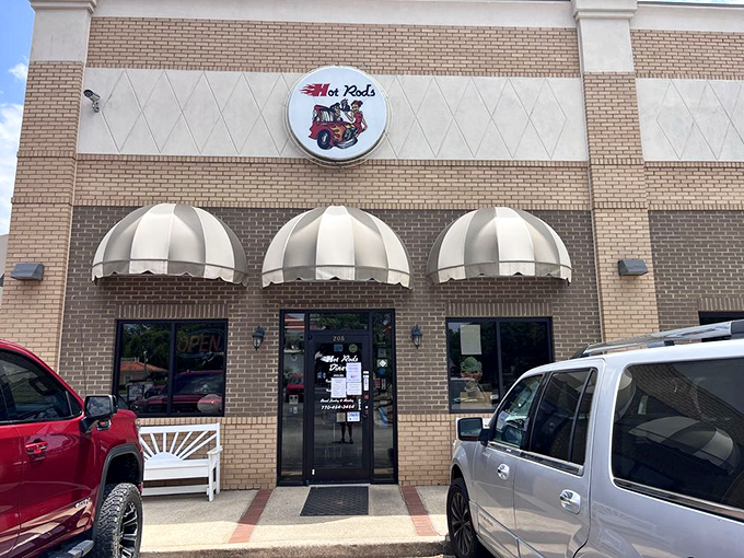 Hot Rod's brings that perfect 1950s diner vibe where every meal feels like a scene from Happy Days.