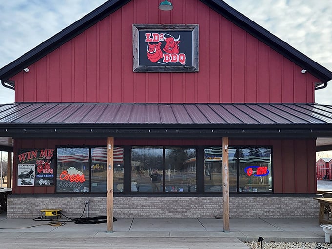 Small-town charm meets big-time barbecue flavors in this red barn beauty that's become East Troy's pride and joy.