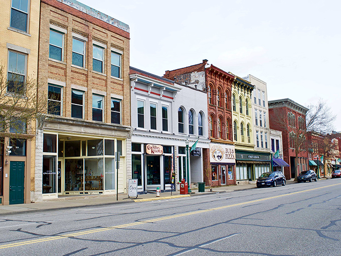 Marietta's historic downtown buzzes with activity while maintaining its 19th-century character and timeless appeal.