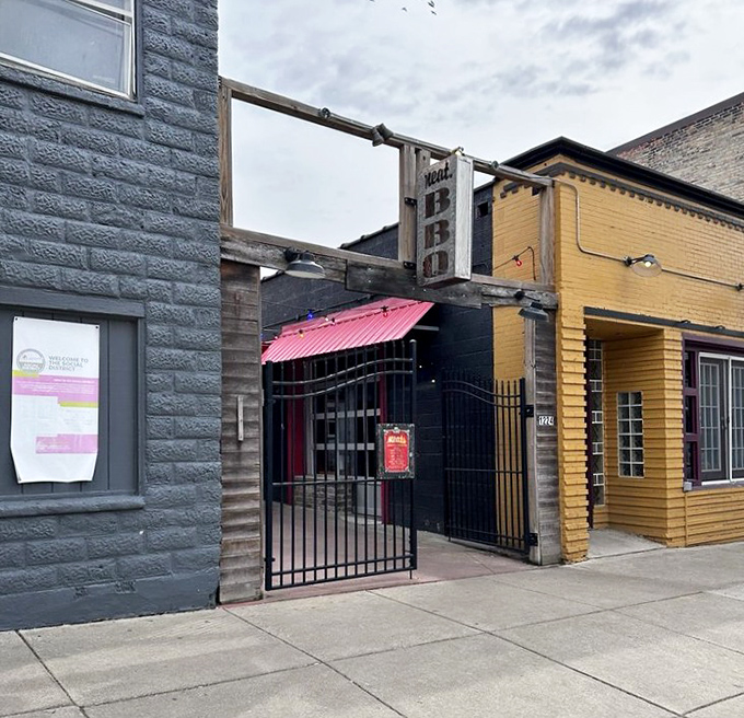 Urban barbecue meets neighborhood charm - this Lansing spot knows how to make city dwellers feel right at home.